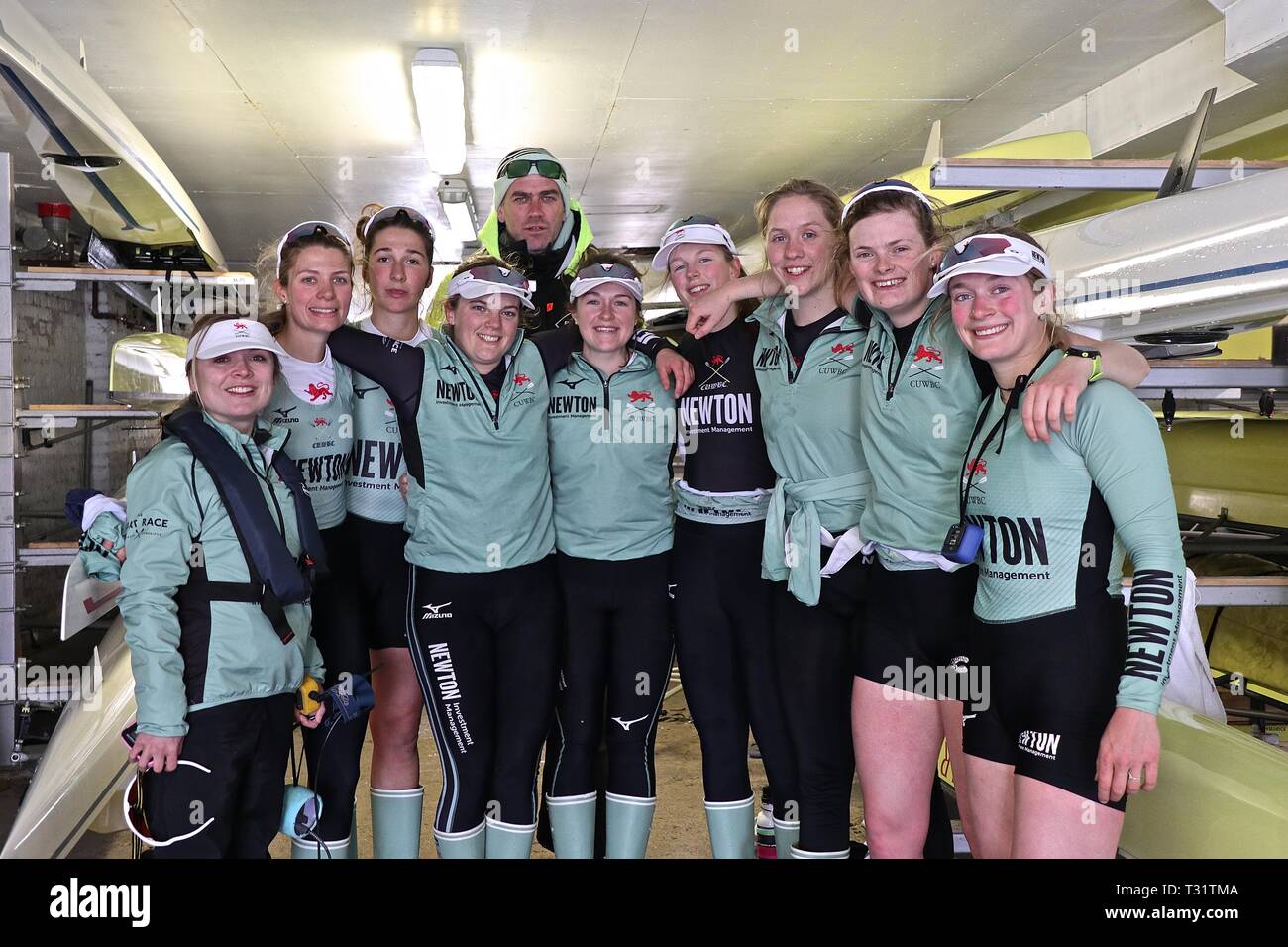 Womens oxford v cambridge boat race hi-res stock photography and images ...