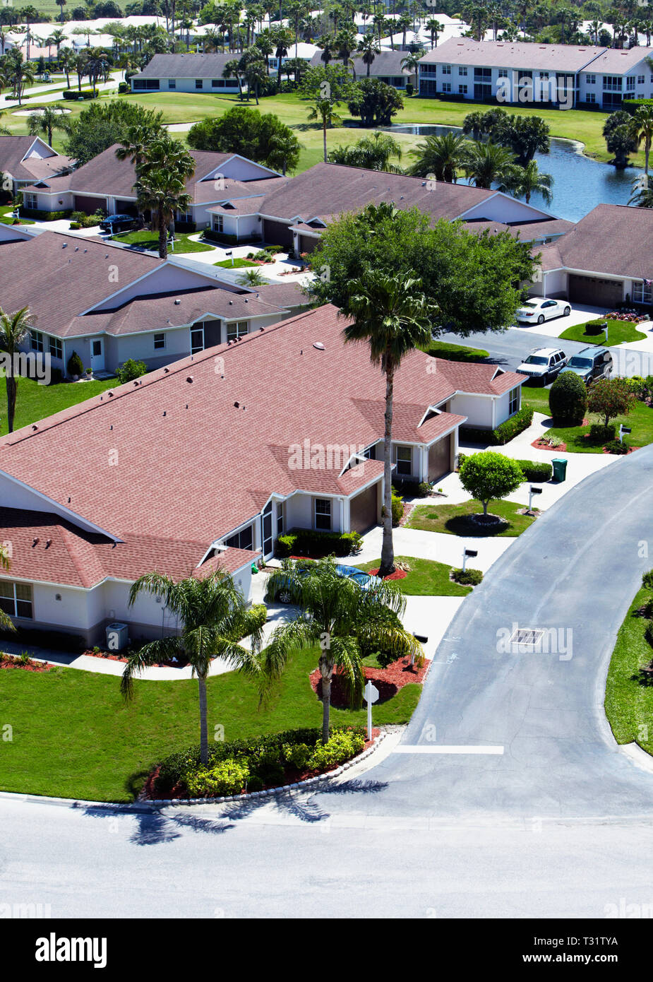 Suburban community hi-res stock photography and images - Alamy