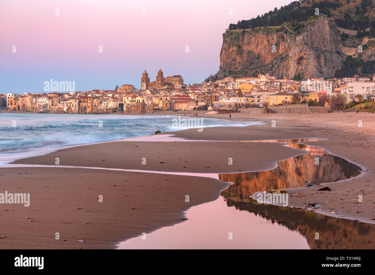 Sunset architecture cathedral sea hi-res stock photography and images ...