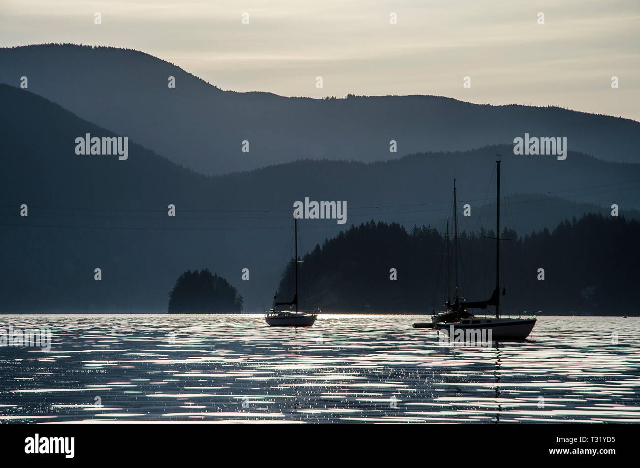Deep cove north vancouver british hi-res stock photography and images ...