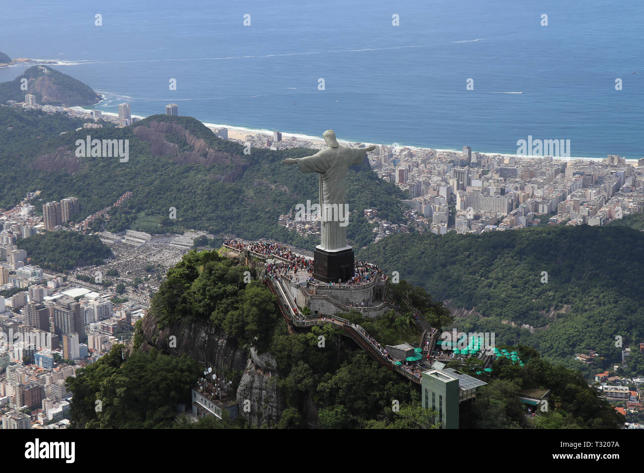 Jesus statue rio de janeiro brasilien hi-res stock photography and ...