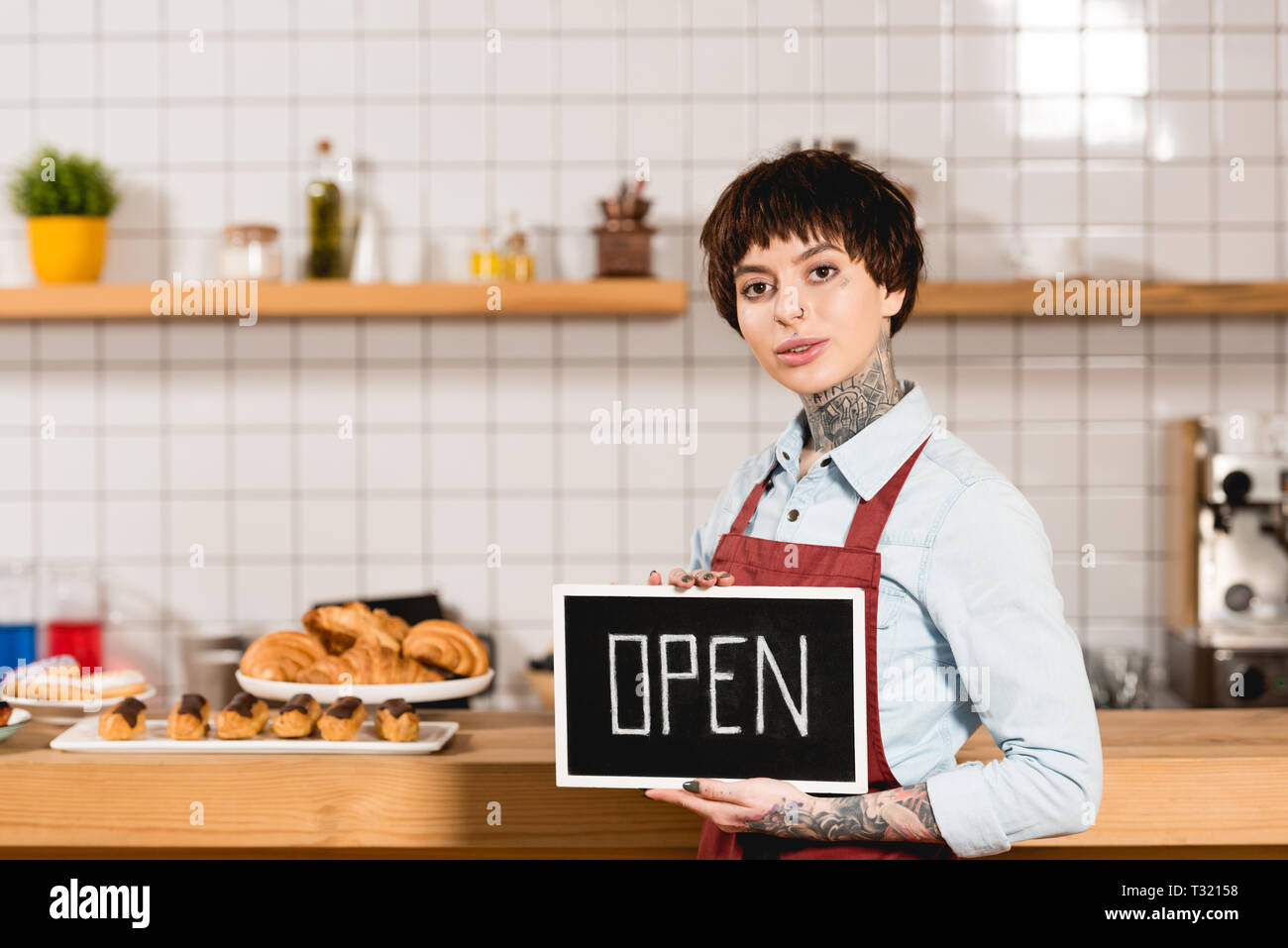 Attractive barista hi-res stock photography and images - Alamy