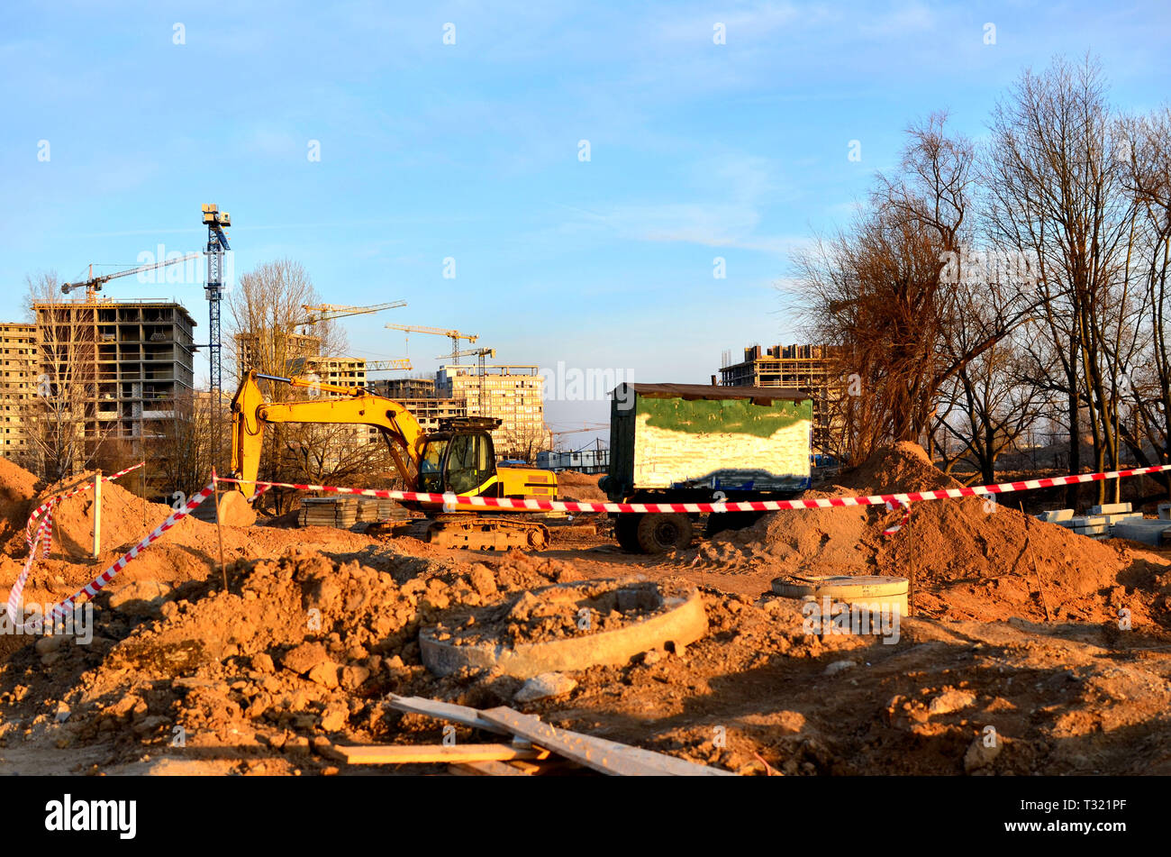 Installation of heat pipes of the heating network. Sewer pipes in ...