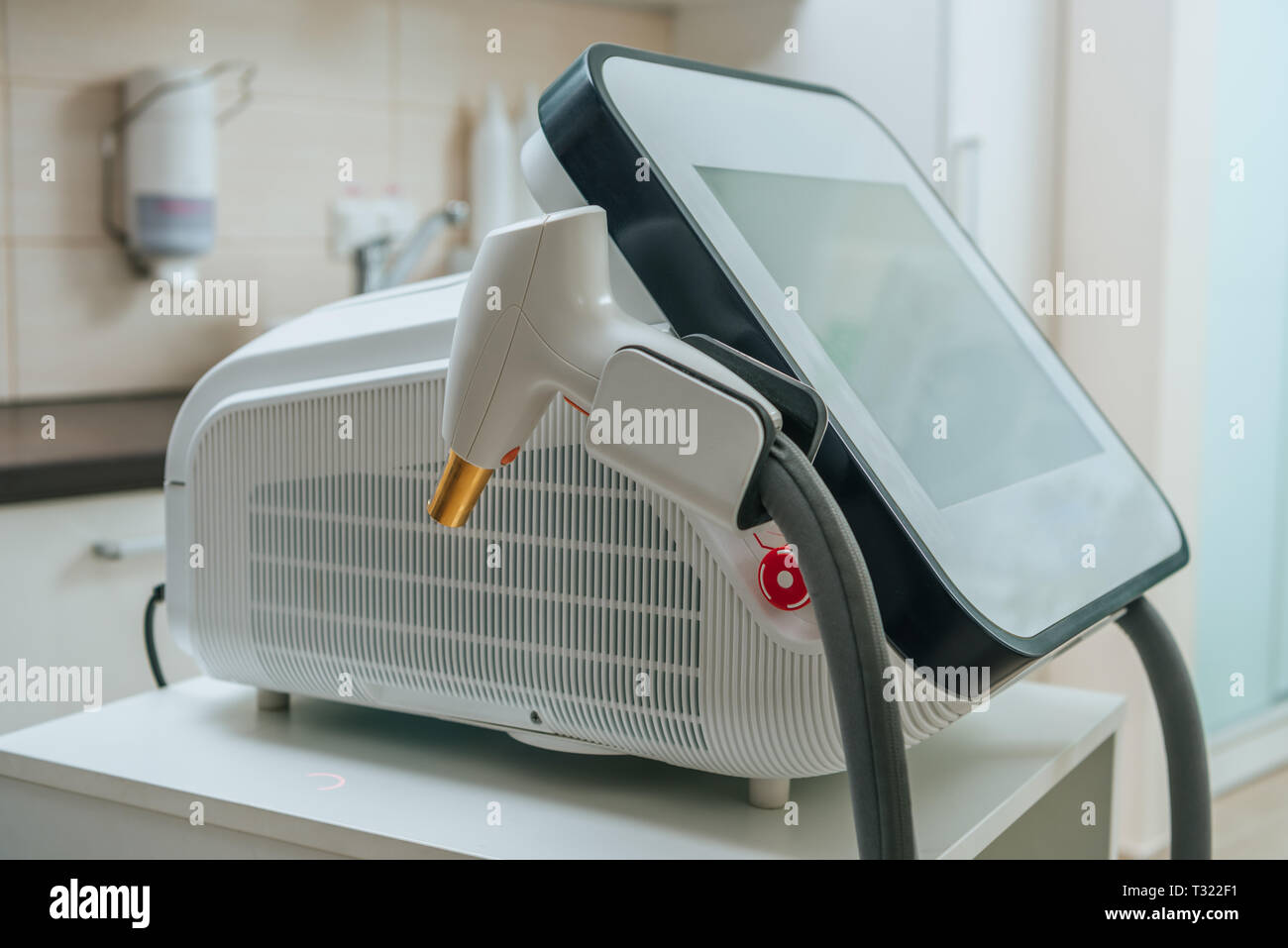 Laser apparatus hi-res stock photography and images - Alamy