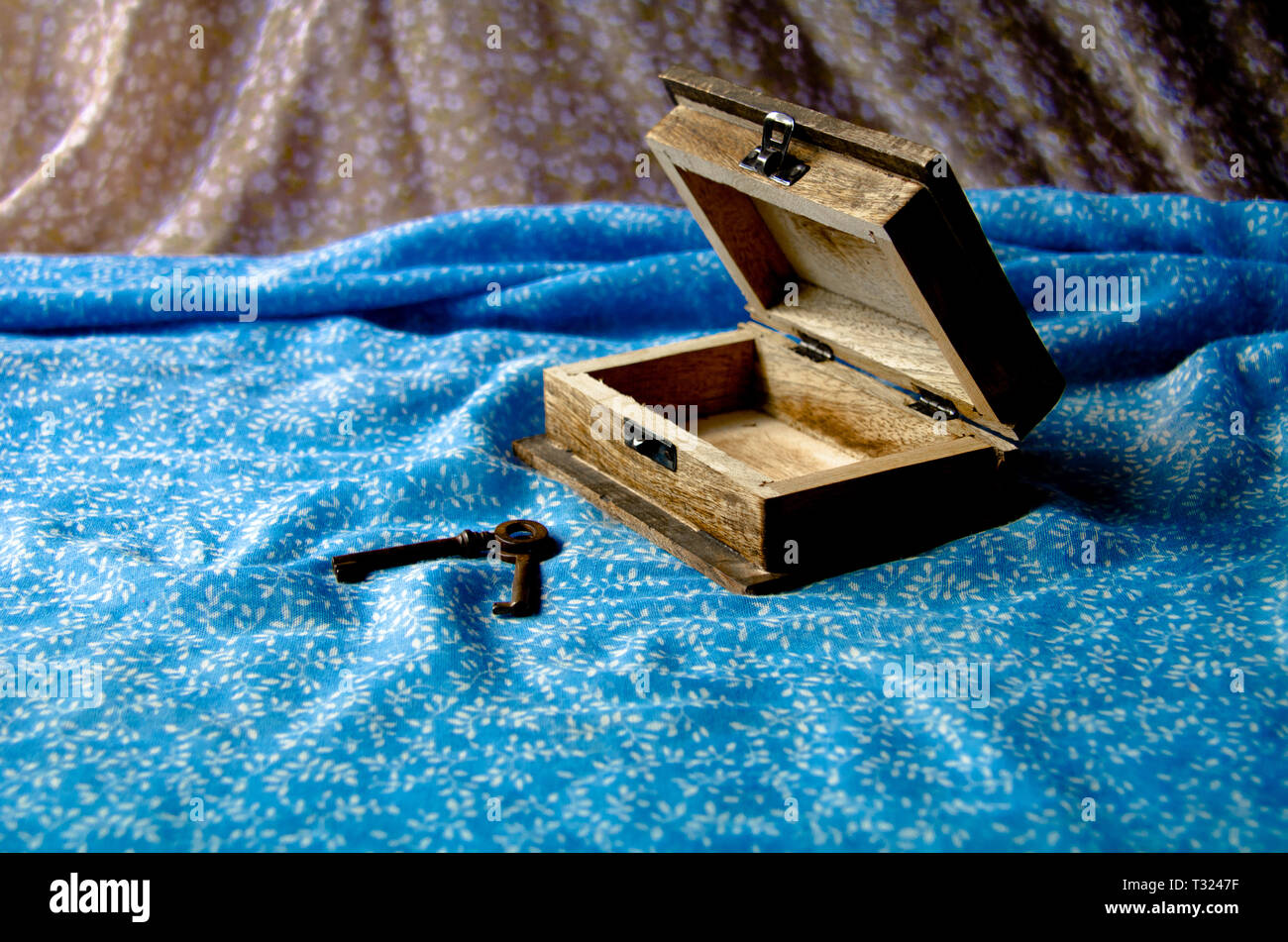 Wooden chest, decorated with antique keys Stock Photo - Alamy