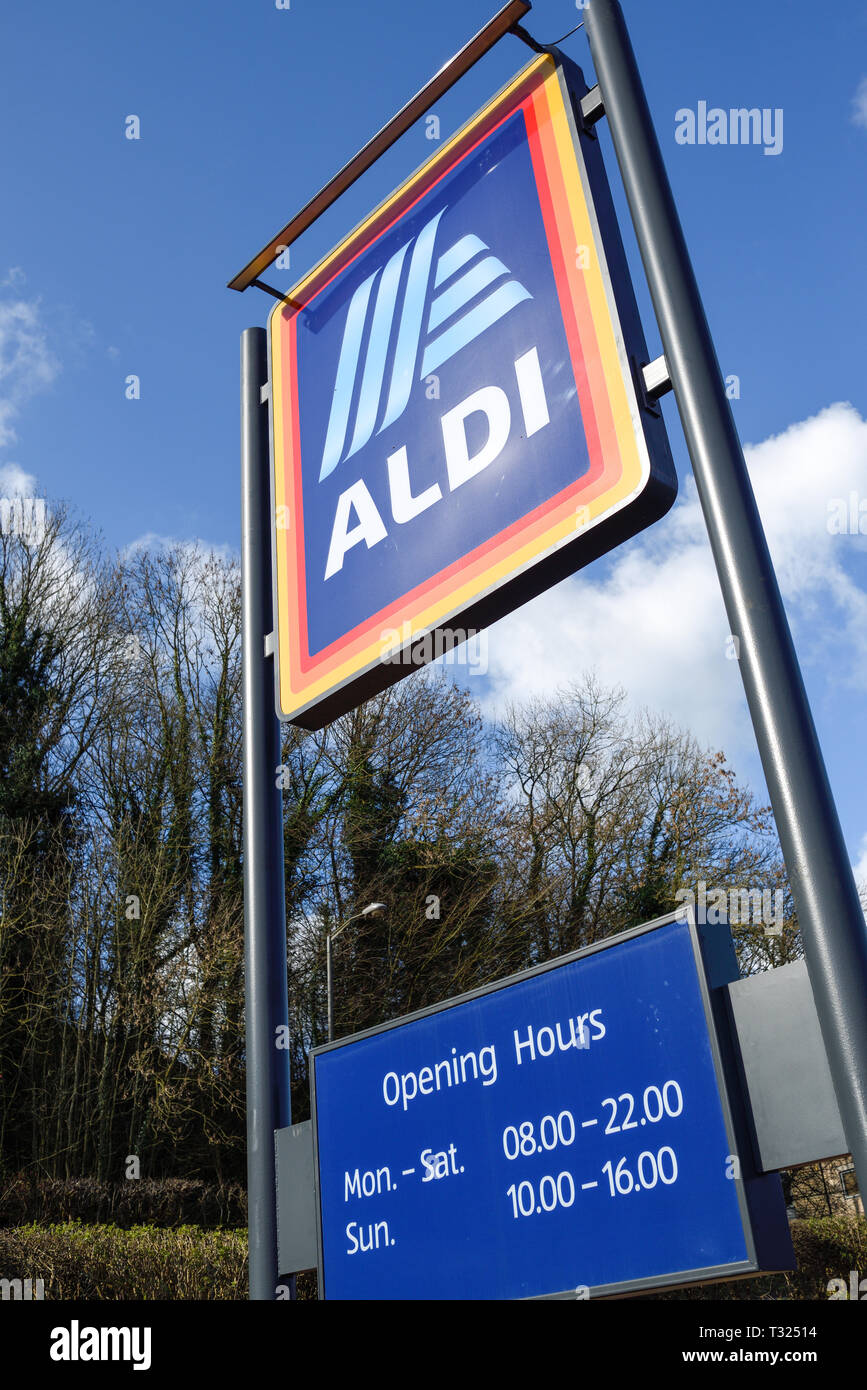 Aldi Supermarket Bakewell in the Derbyshire Peak District,UK Stock ...