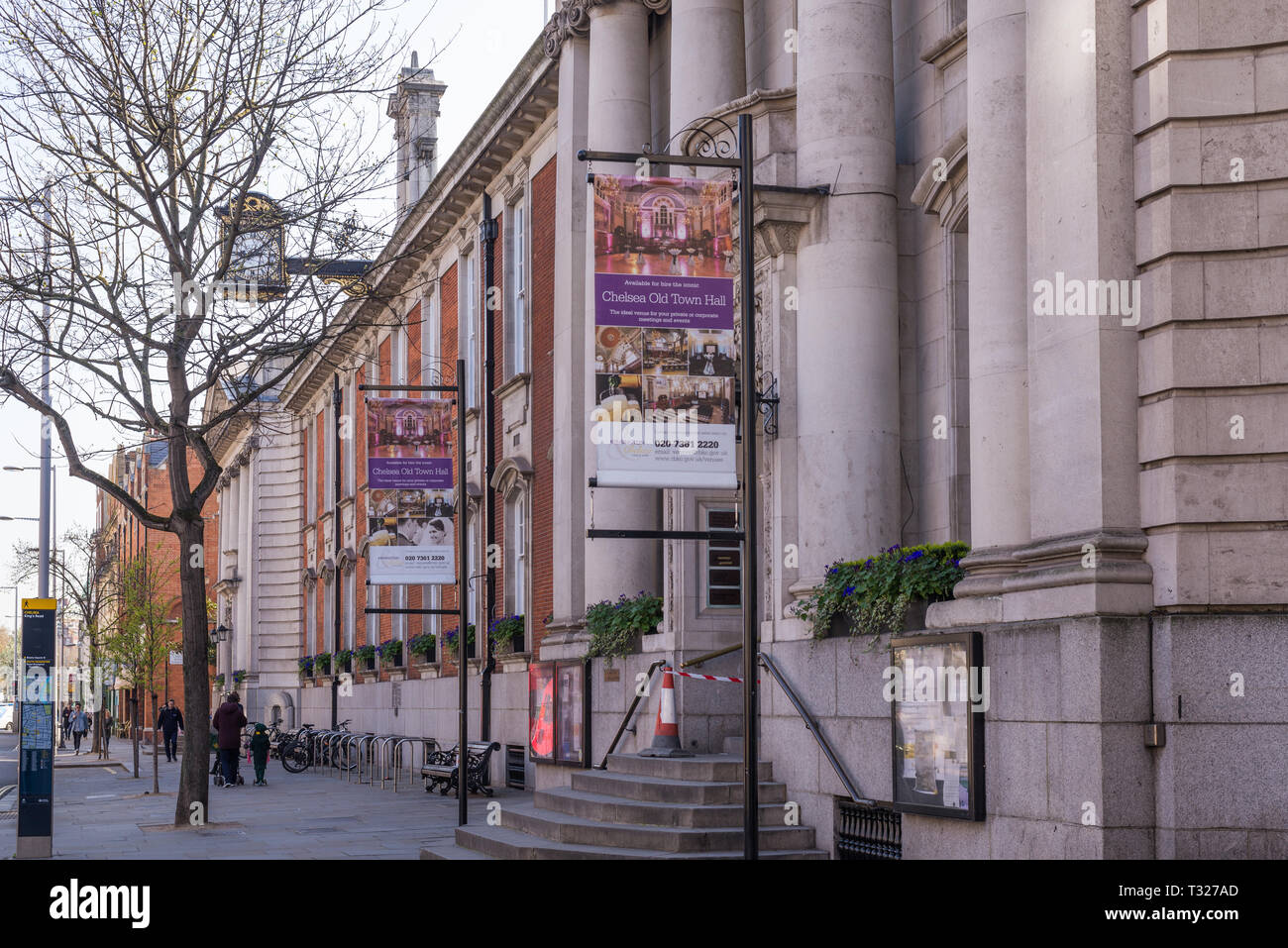 Chelsea town hall hi-res stock photography and images - Alamy