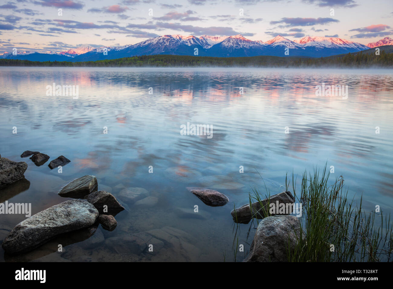 Pyramid Falls Canada High Resolution Stock Photography and Images - Alamy