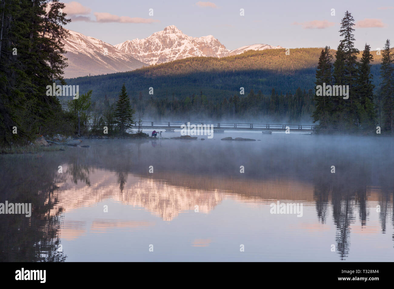 The pyramid falls canada hi-res stock photography and images - Alamy