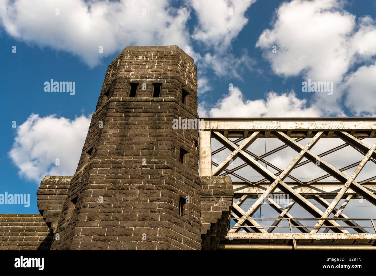 Big iron truss bridge hi-res stock photography and images - Alamy