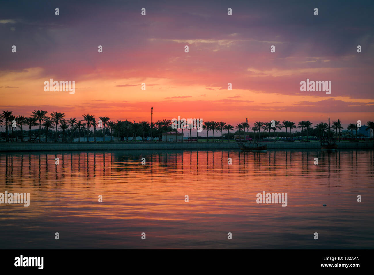 Doha sunrise hi-res stock photography and images - Alamy