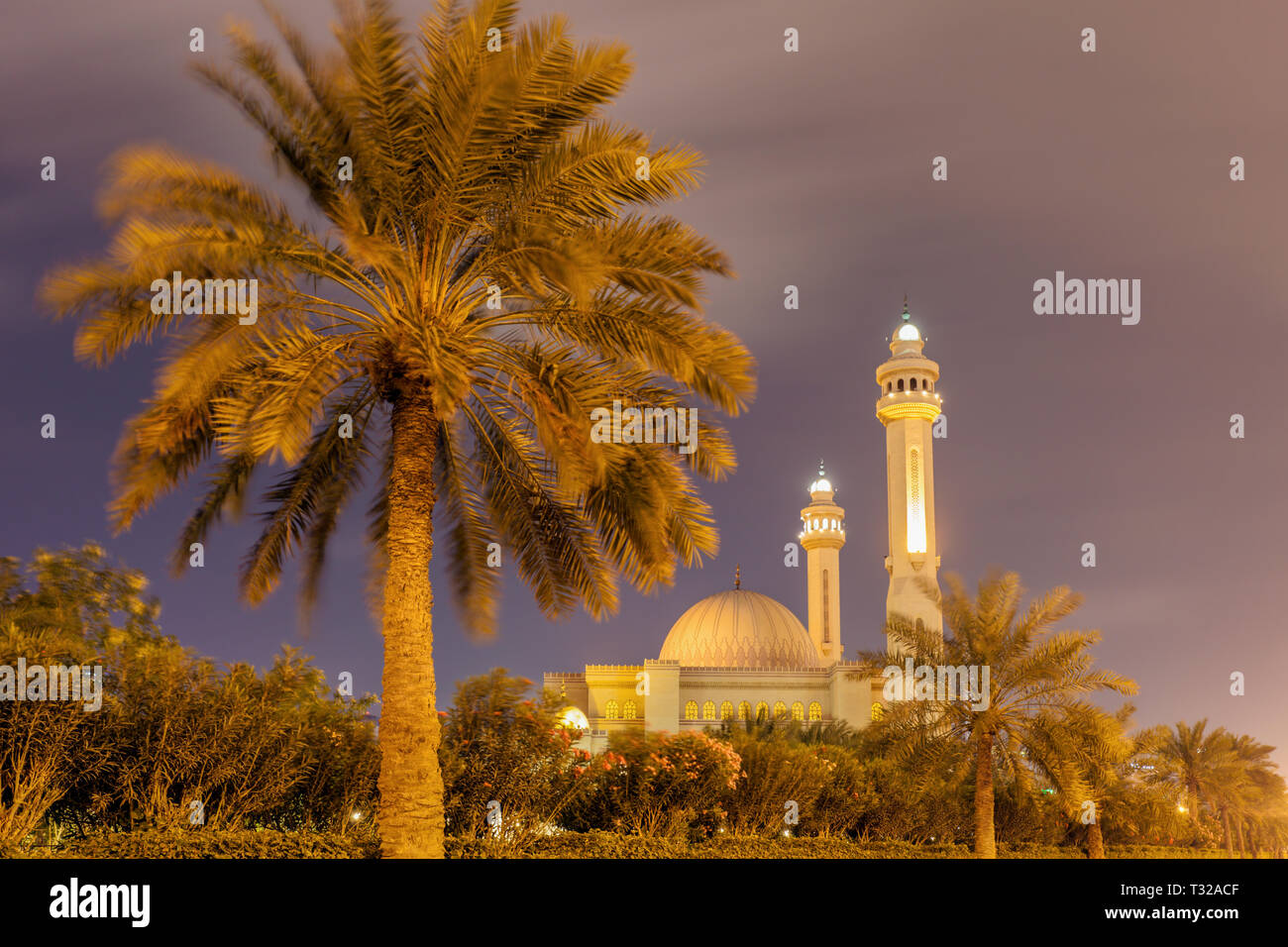 Al Fateh Grand Mosque in Manama. Manama, Bahrain Stock Photo - Alamy