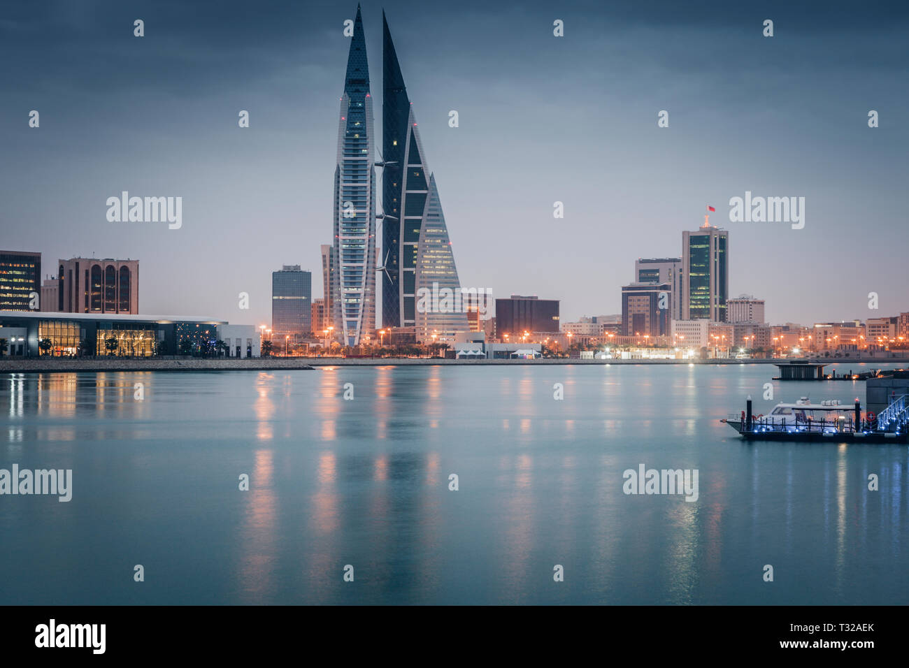Night city skyline manama hi-res stock photography and images - Alamy