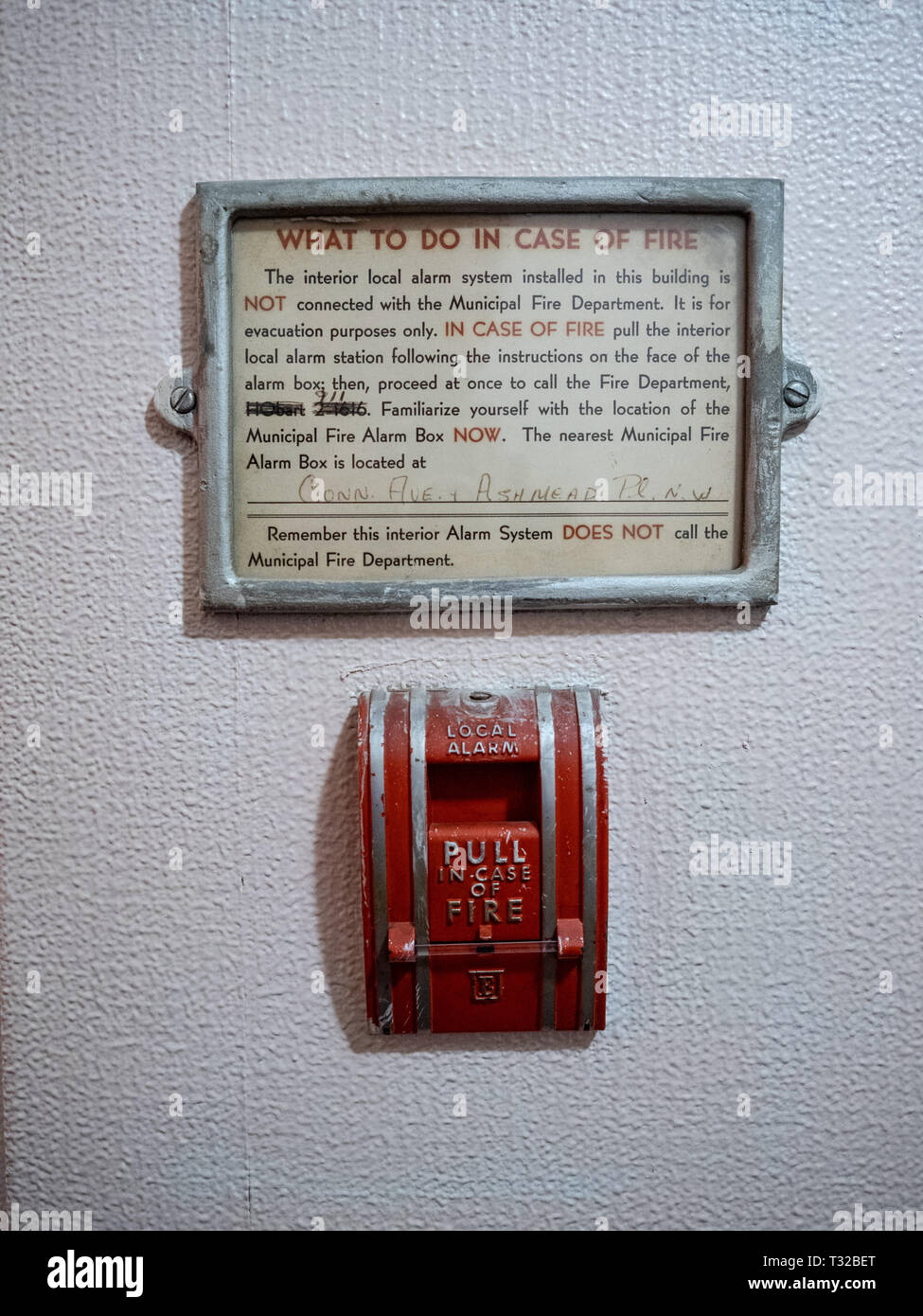 Old fire alarm hi-res stock photography and images - Alamy