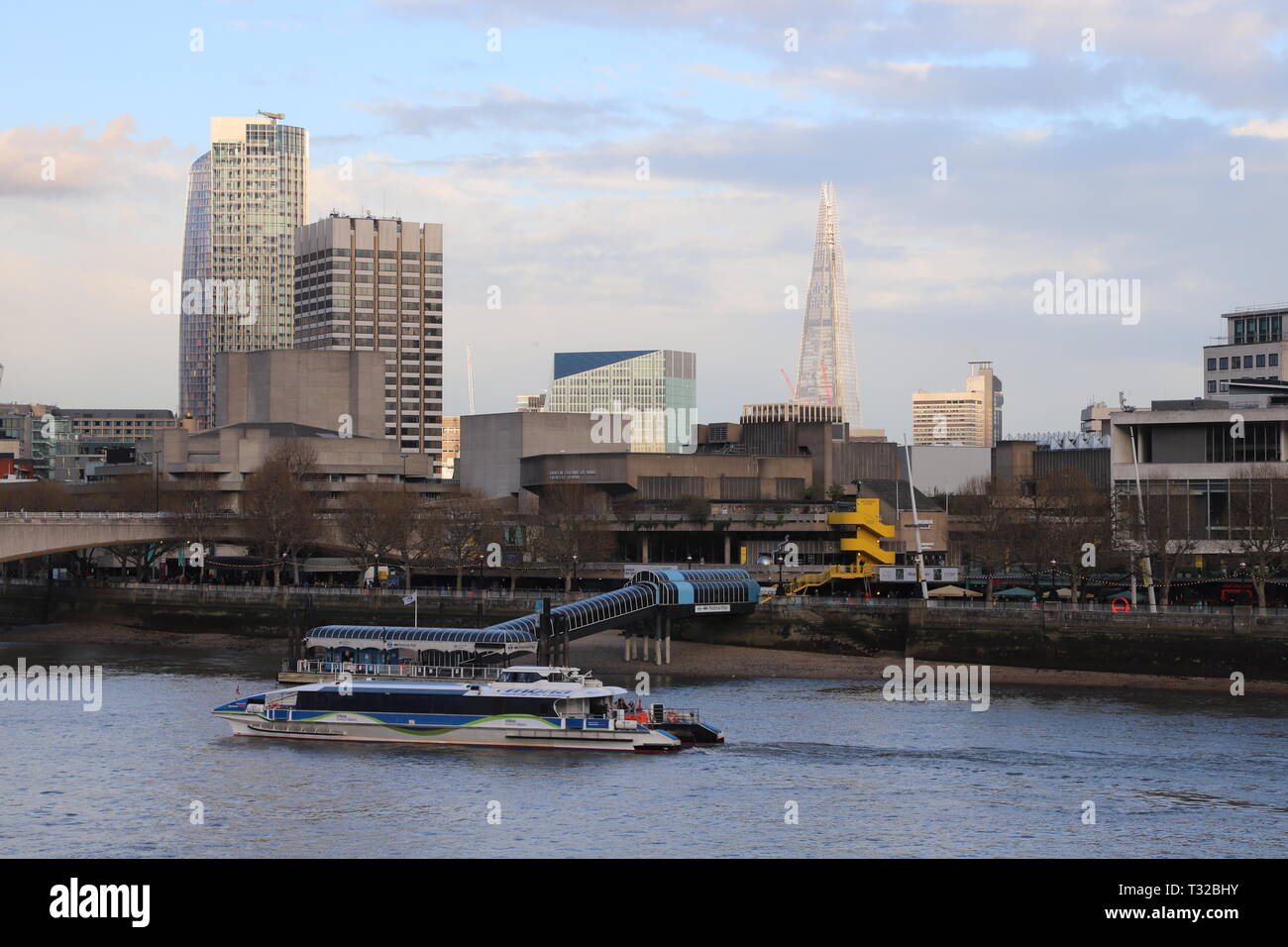 London’s city hall hi-res stock photography and images - Alamy