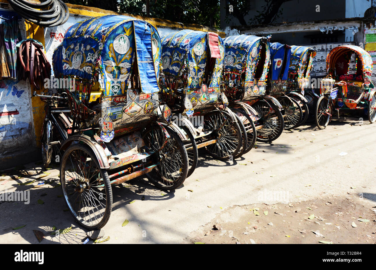 Colorful cycle rickshaws in Dhaka, Bangladesh Stock Photo - Alamy