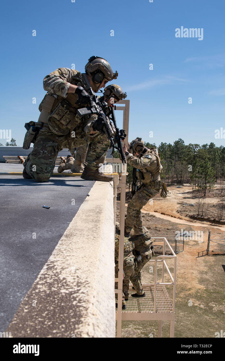 Security patrol rooftop hi-res stock photography and images - Alamy