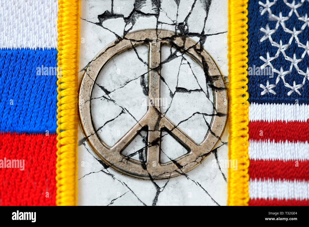 Fragile sign photos hi-res stock photography and images - Alamy