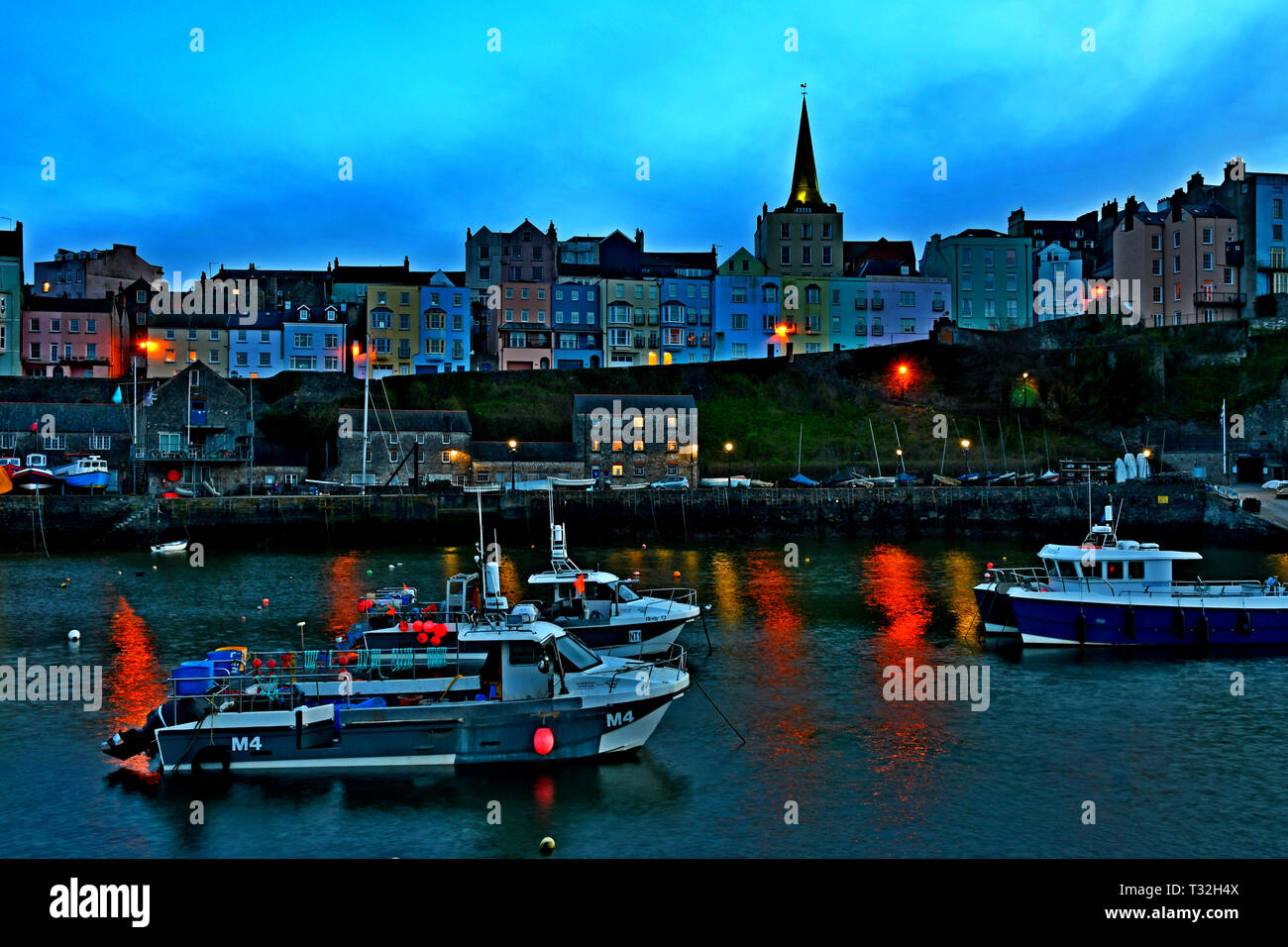 Tenby harbour night hi-res stock photography and images - Alamy