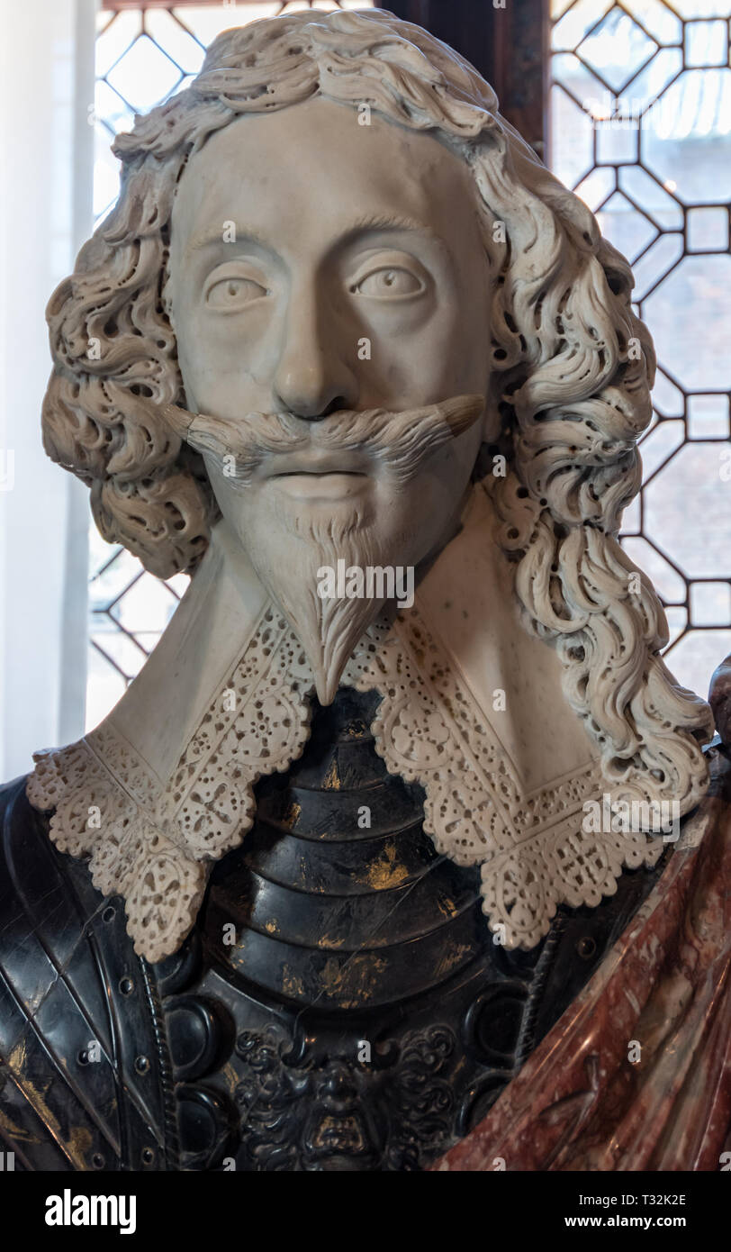 Charles i marble bust hi-res stock photography and images - Alamy