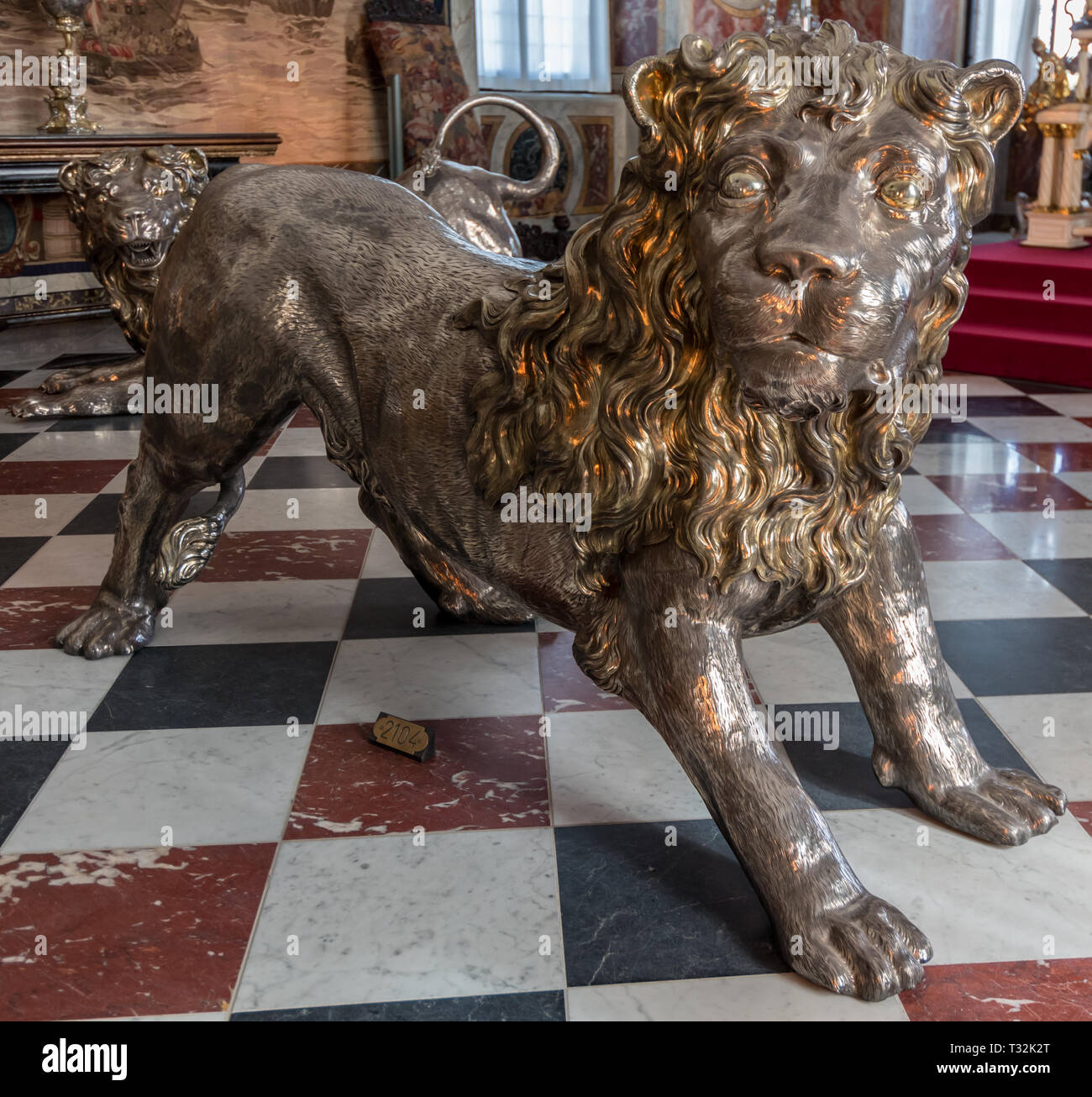 Knights hall hi-res stock photography and images - Alamy