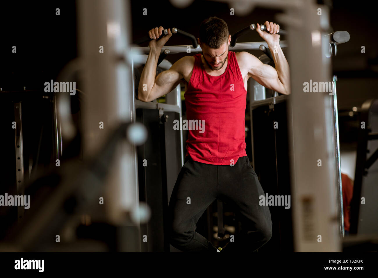 Back workouts hi-res stock photography and images - Alamy
