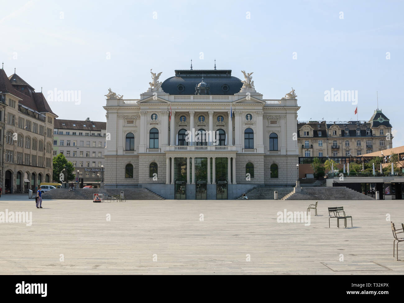 In opera house zurich hi-res stock photography and images - Alamy