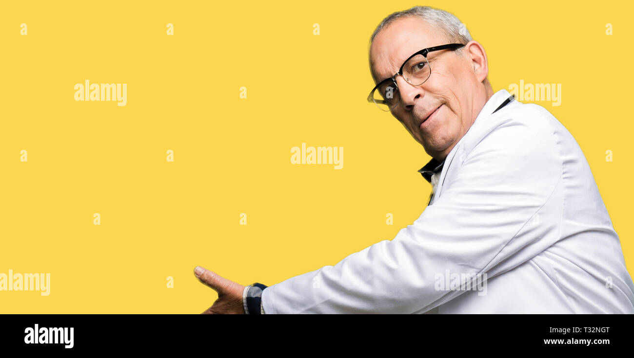 Doctor home visit door hi-res stock photography and images - Alamy