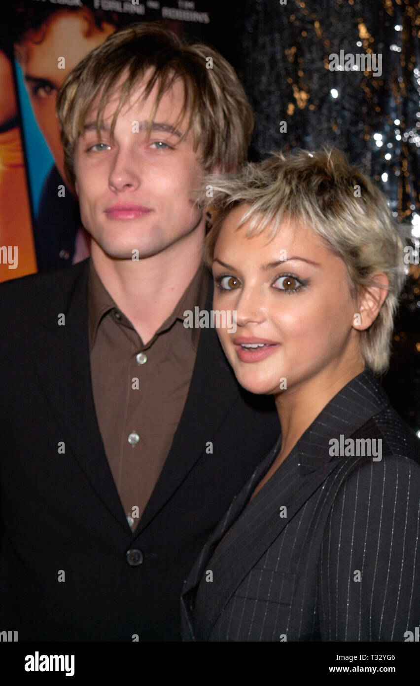 LOS ANGELES, CA. January 10, 2001: Actress RACHAEL LEIGH COOK & actor ...