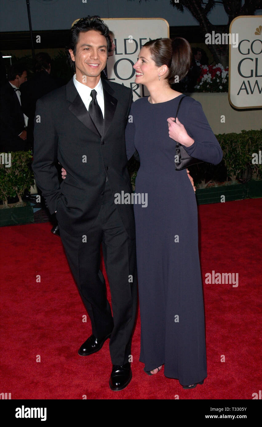 Julia roberts and benjamin bratt hi-res stock photography and images ...