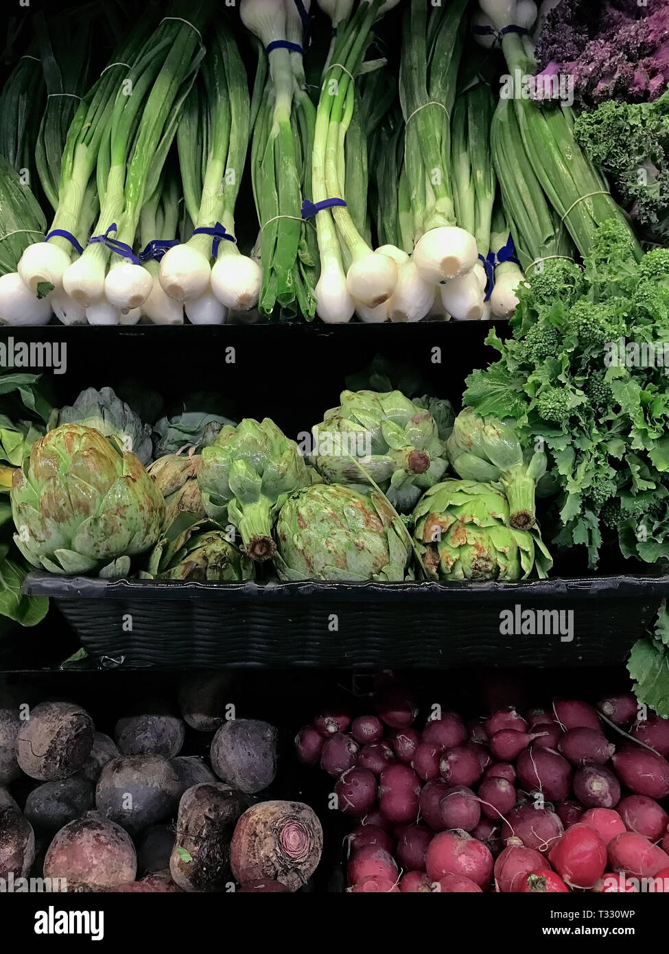 Grocery shelf hi-res stock photography and images - Alamy