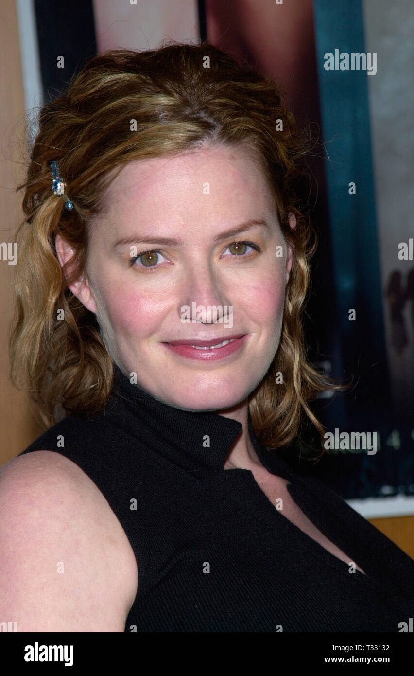 LOS ANGELES, CA. February 26, 2001: Actress ELISABETH SHUE at the ...