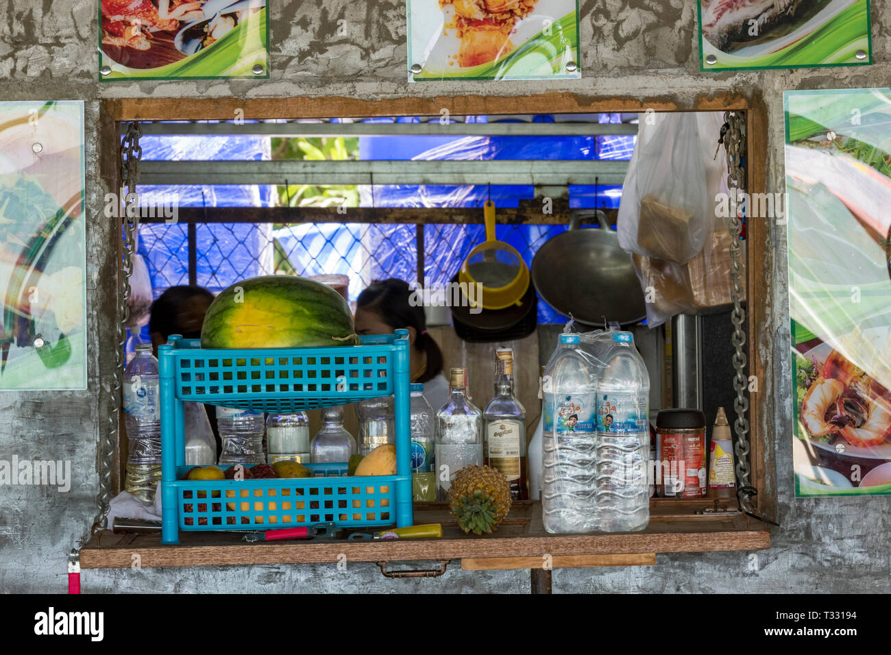 Food serving hatch hi-res stock photography and images - Alamy