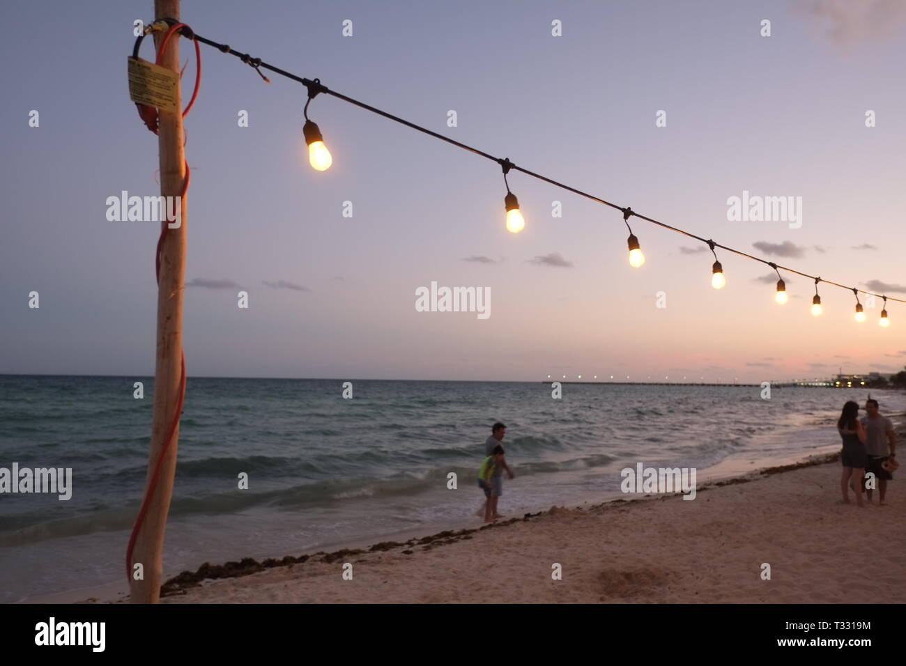 Makeshift restaurant hi-res stock photography and images - Alamy