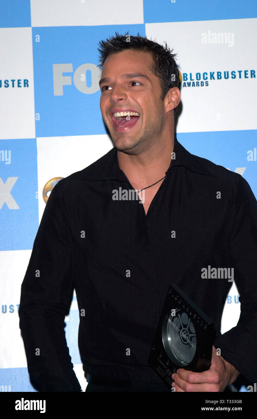 LOS ANGELES, CA. April 10, 2001: Pop star RICKY MARTIN at the 2001 ...