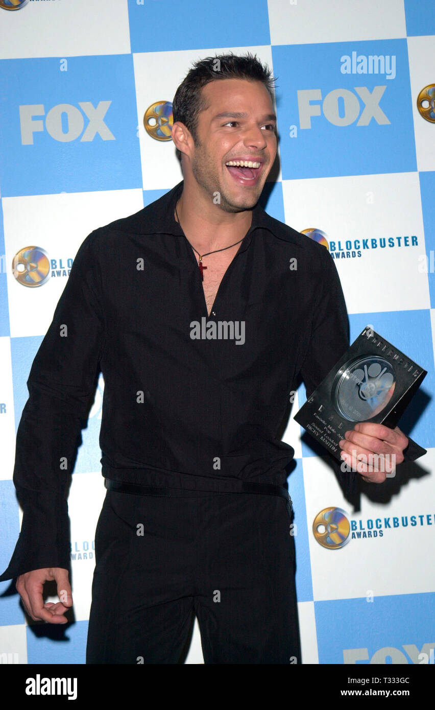 LOS ANGELES, CA. April 10, 2001: Pop star RICKY MARTIN at the 2001 ...