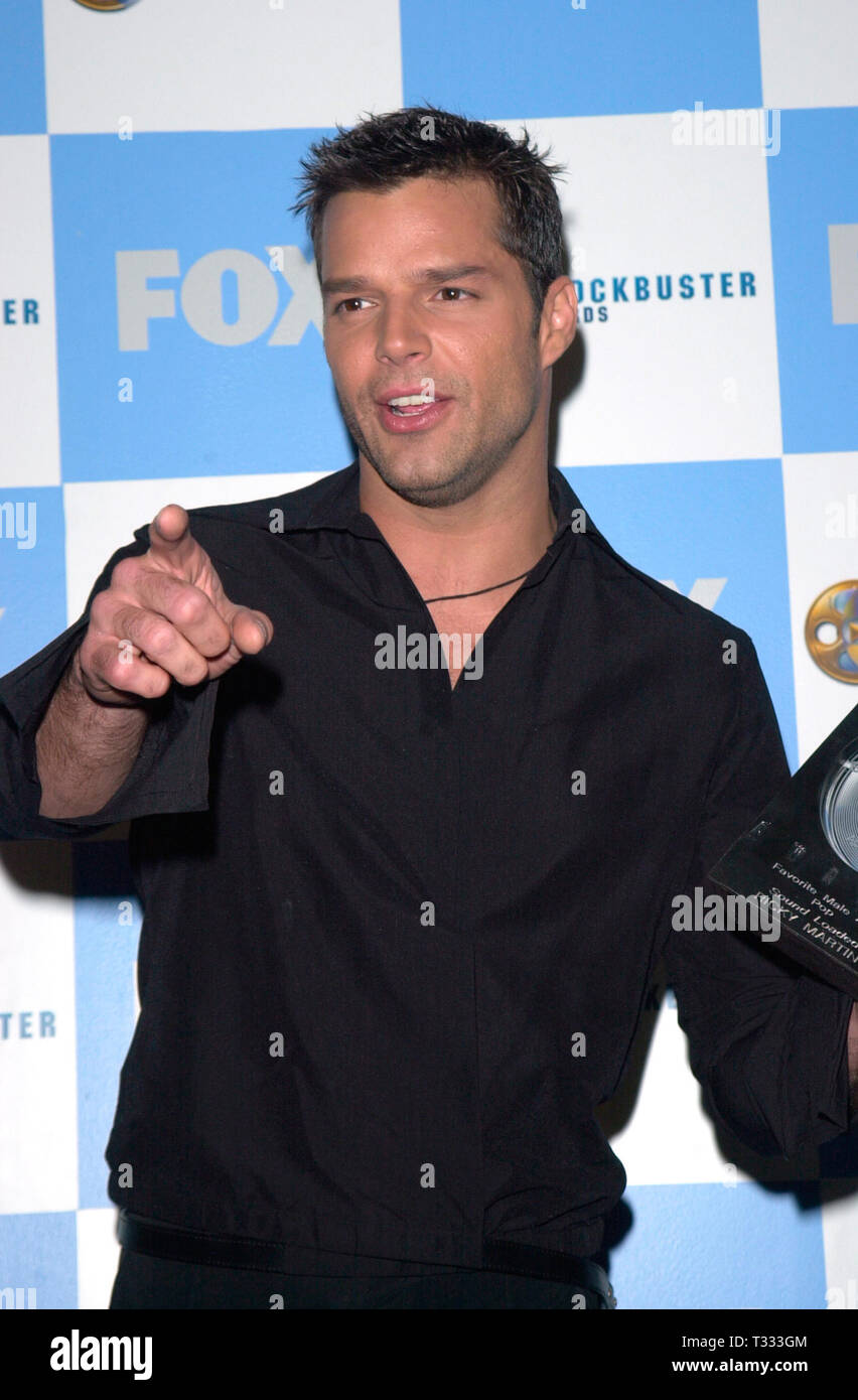 LOS ANGELES, CA. April 10, 2001: Pop star RICKY MARTIN at the 2001 ...