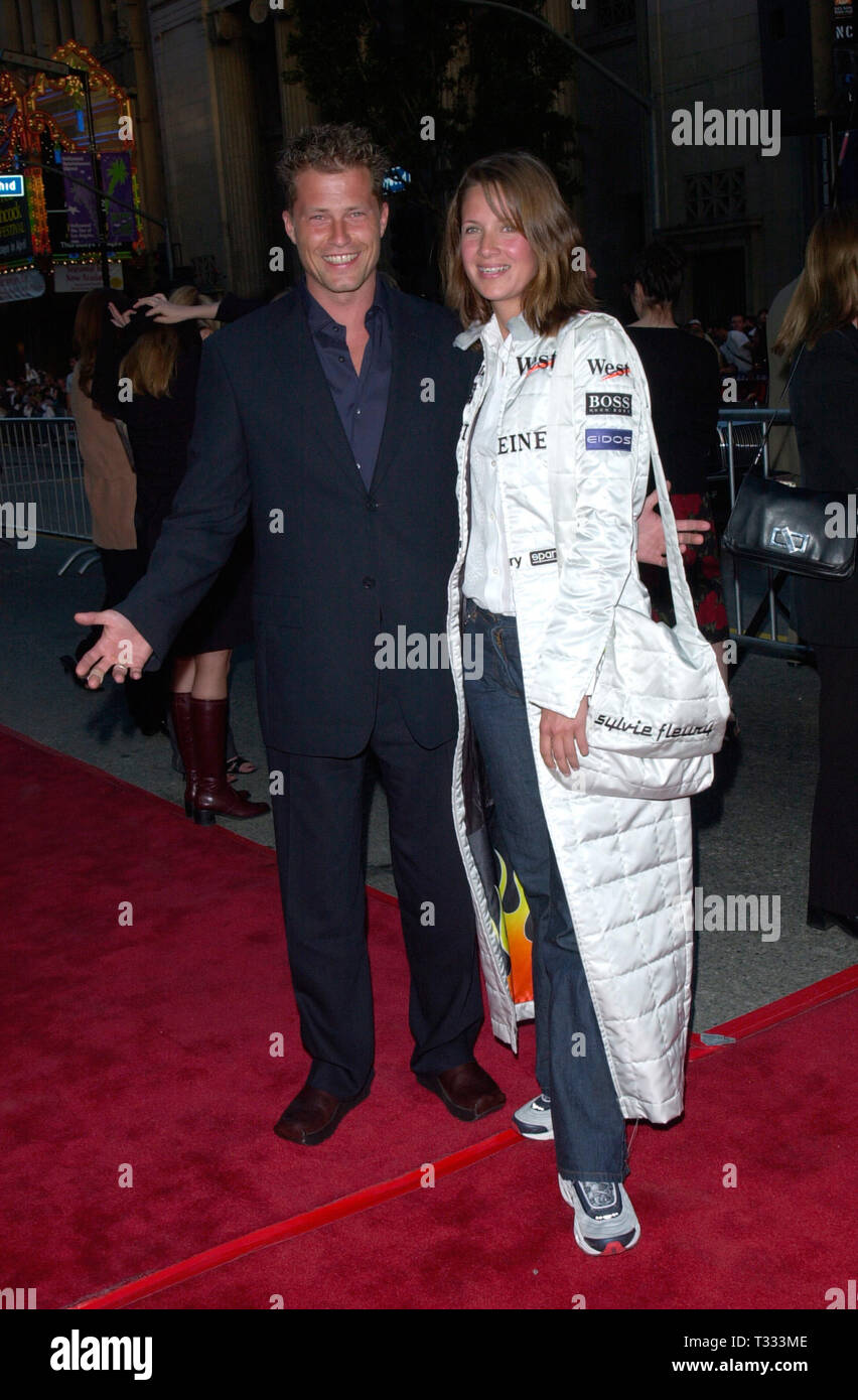 LOS ANGELES, CA. April 16, 2001: Actor TIL SCHWEIGER & wife at the ...