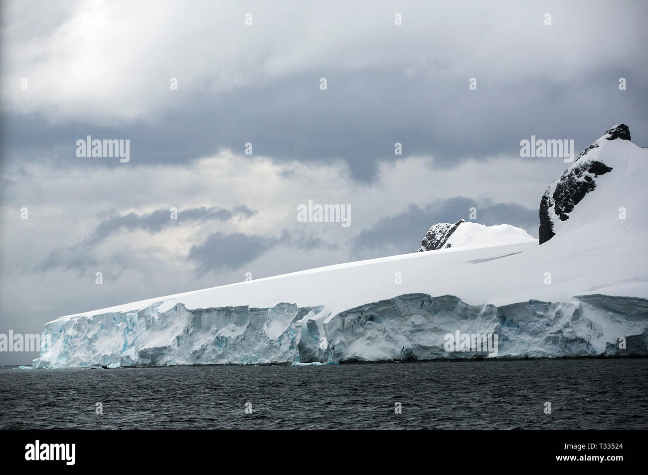 Glacial scenery on Andvord Island, Graham Land, Antarctic Peninsular ...