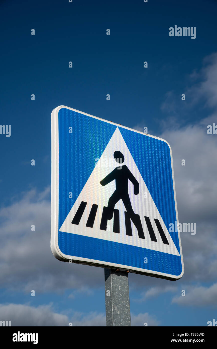 Crosswalk safety sign warning people hi-res stock photography and ...