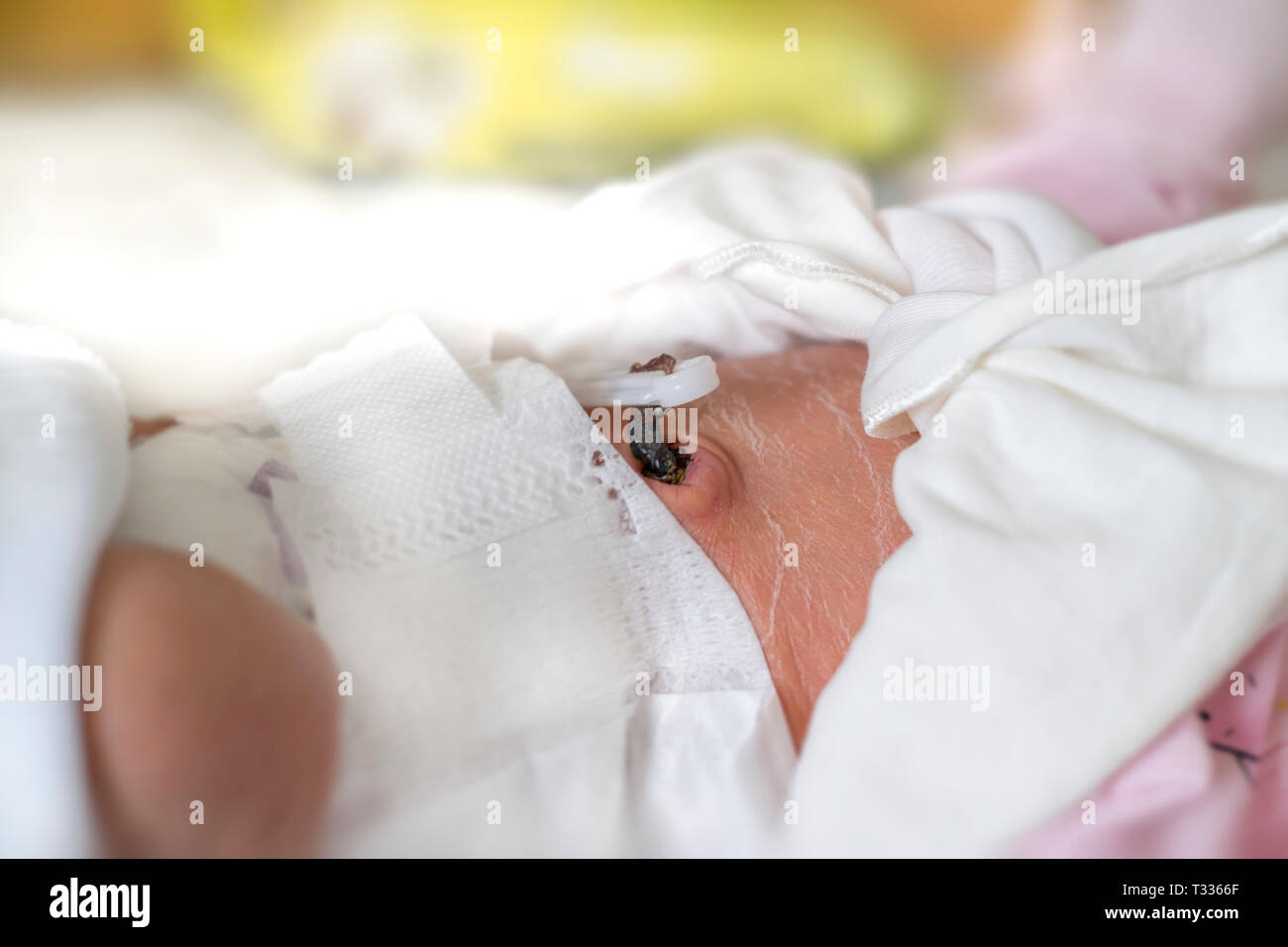 Child belly button hi-res stock photography and images - Alamy