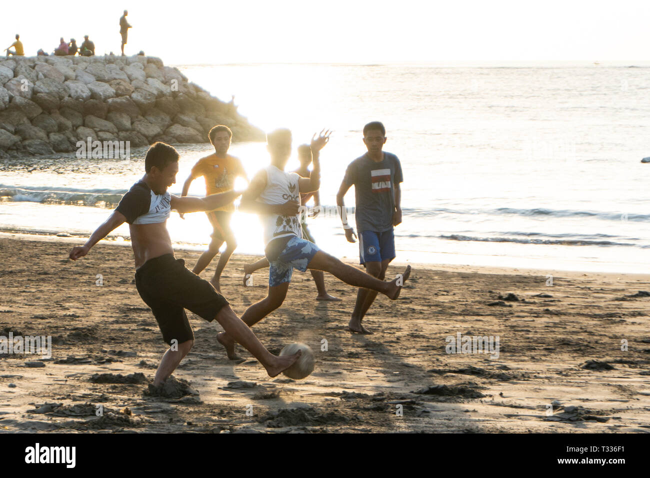 Soccer football sunset hi-res stock photography and images - Alamy