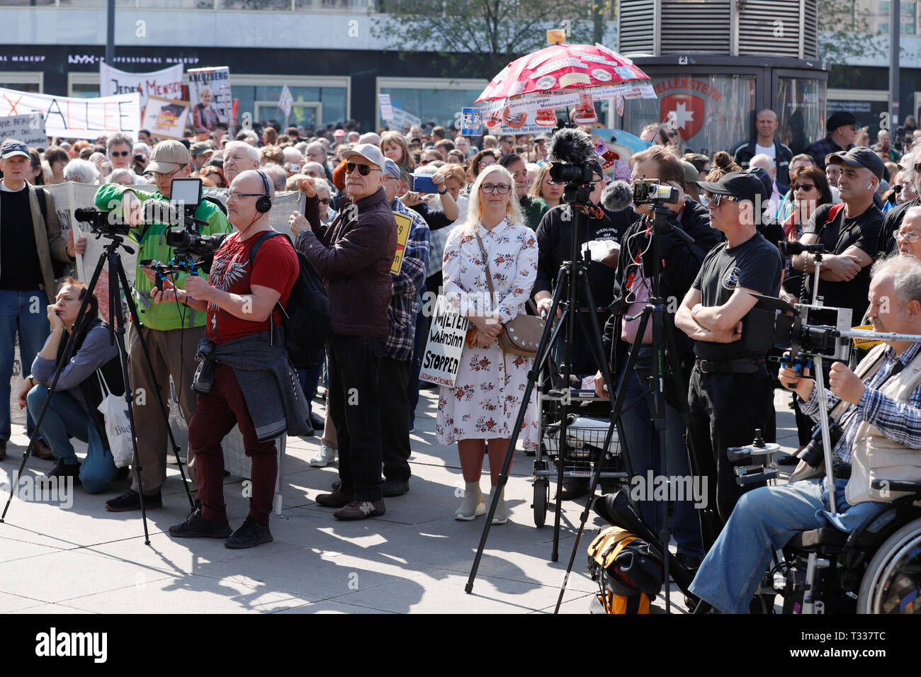 Berlin, Berlin/Germany, April 6 2019, Demonstration on the Berlin ...