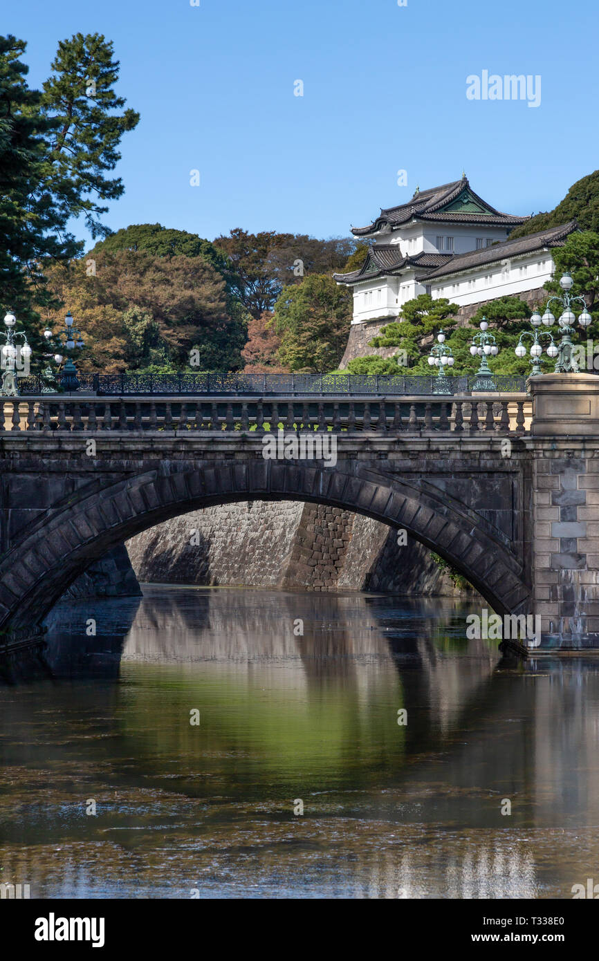 Tokyo imperial palace nijubashi bridge hi-res stock photography and ...