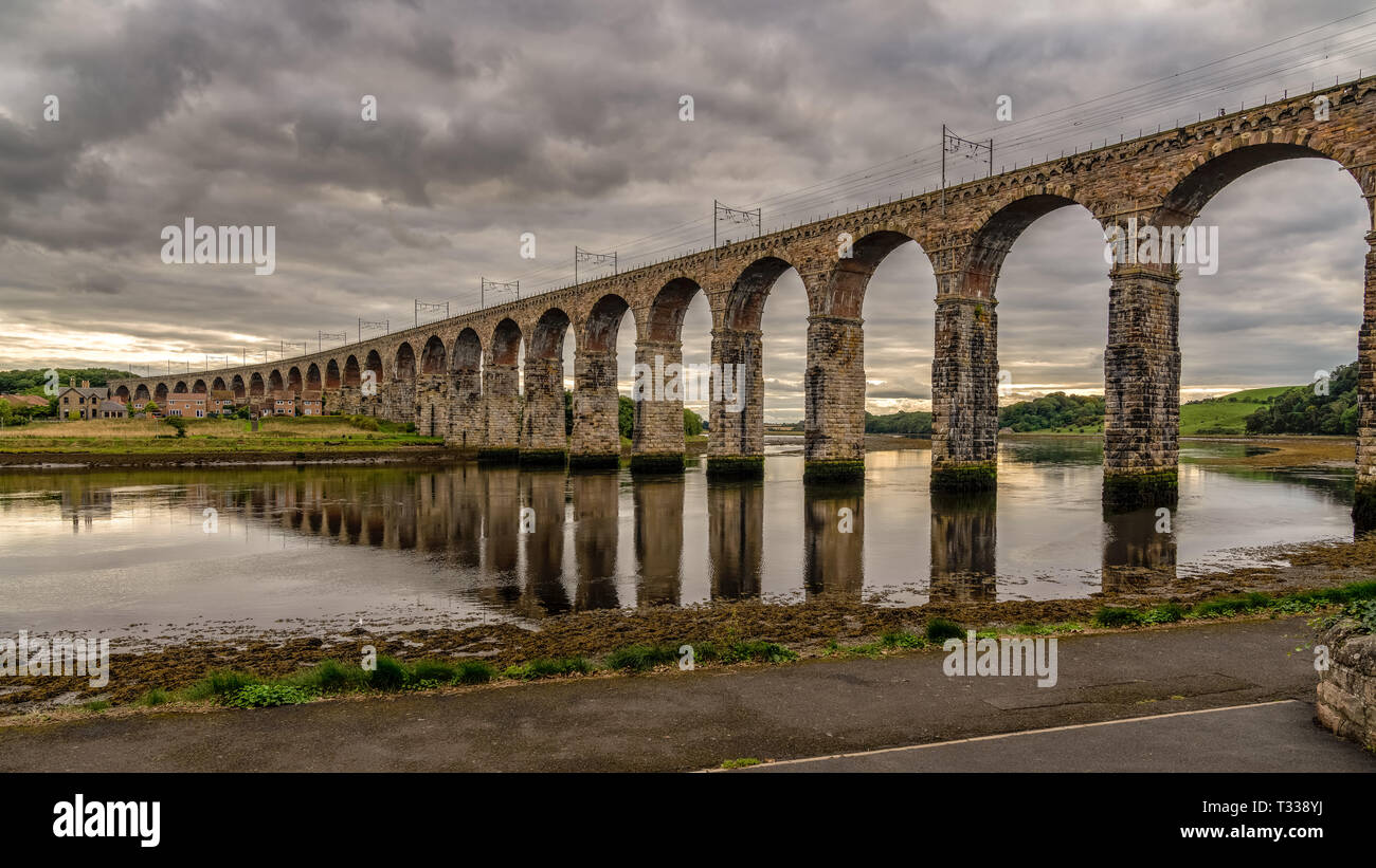 Royal Border Bridge over the River Tweed in Berwick-upon-Tweed ...