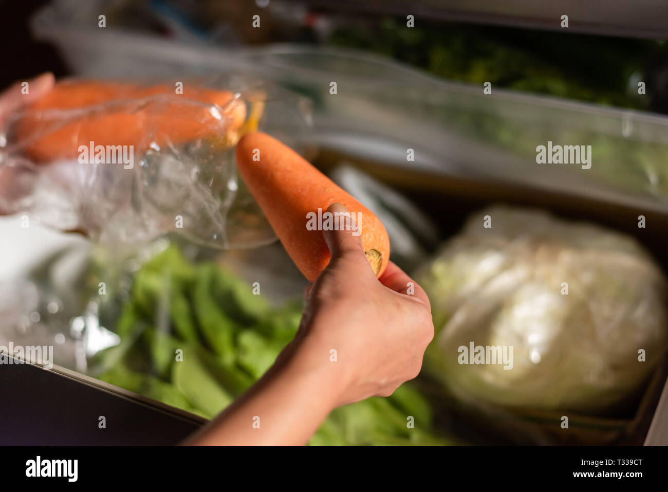 Frozen food vegetables woman hi-res stock photography and images - Alamy