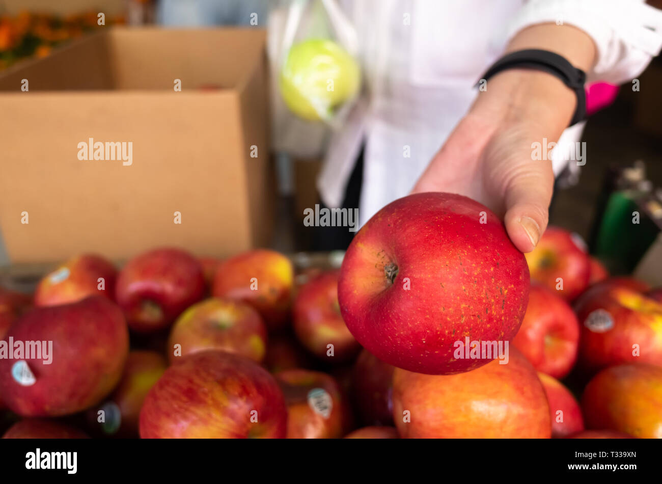 Fruit stack hi-res stock photography and images - Alamy