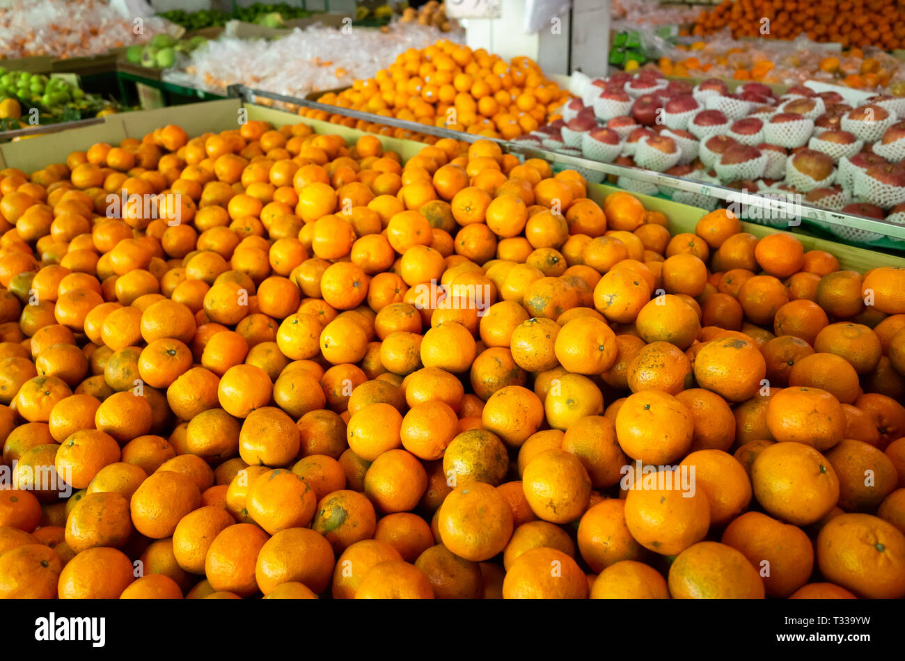 orange fruit stacked on the marketplace at Taiwan Stock Photo - Alamy