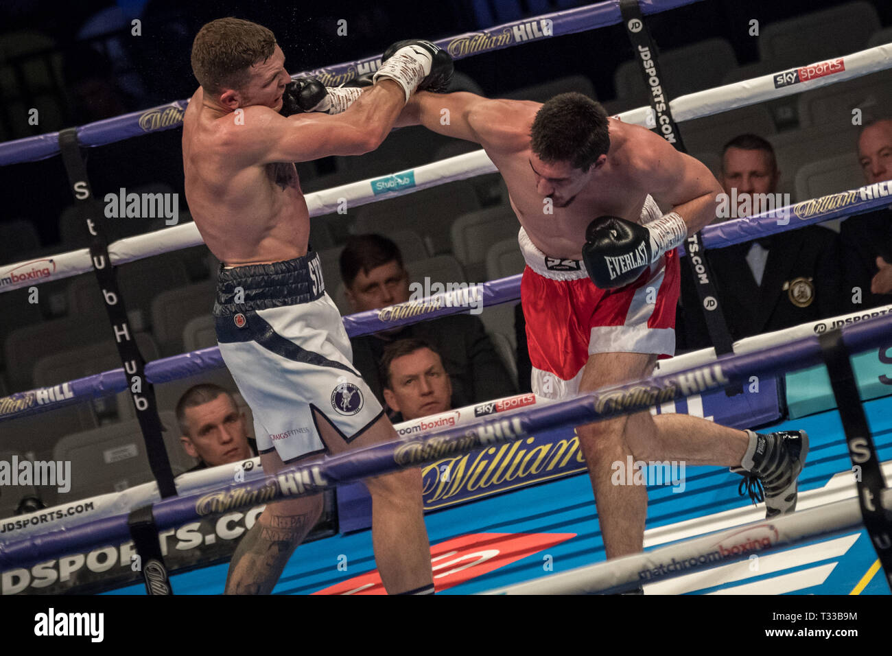 Lewis Syrett vs Danail Stoyanov. Syrett wins the Middleweight fight 40 ...