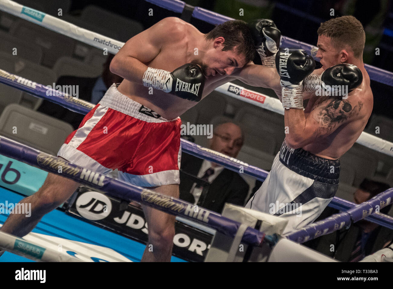 Lewis Syrett vs Danail Stoyanov. Syrett wins the Middleweight fight 40 ...